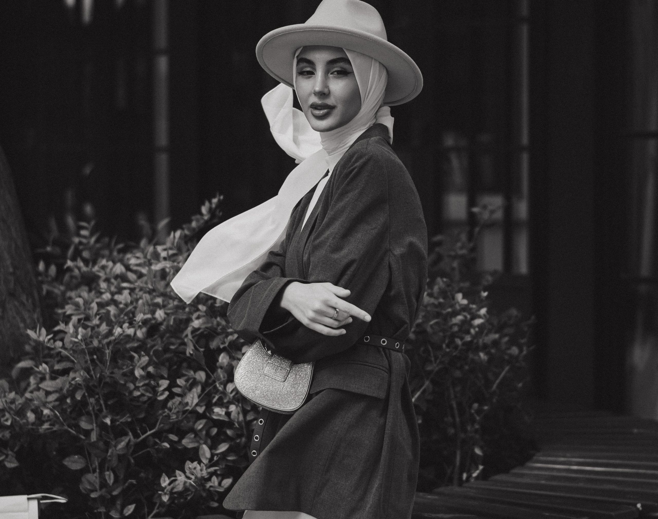 Decoding the Essence of Paris Street Style - VENCHI MILANO